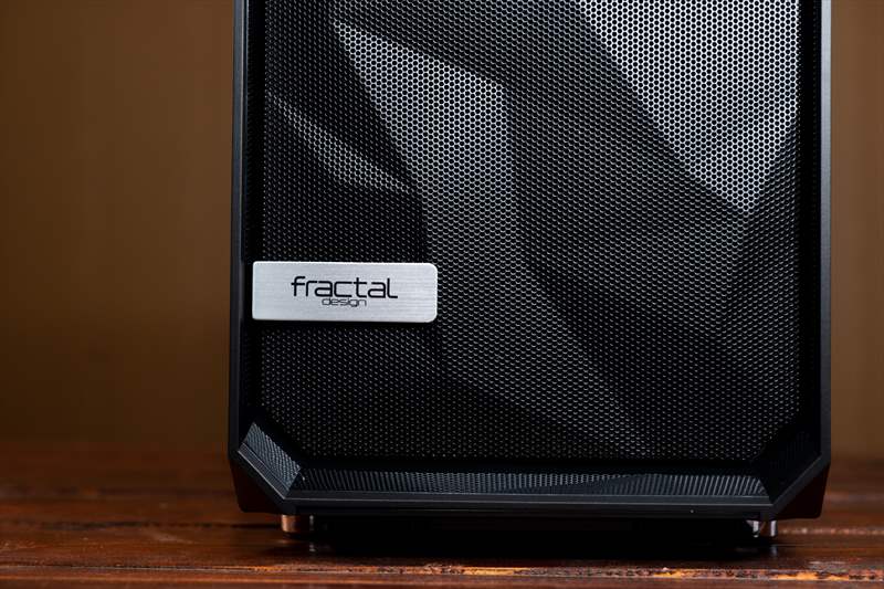 Fractal Design Meshify C Review - Carcasa compacta incapatoare si ...