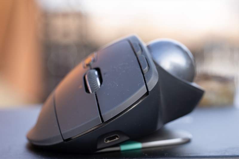 Logitech MX Ergo Review - Mouse semi-vertical cu trackball pentru ...