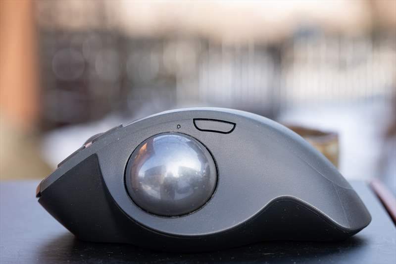 Logitech MX Ergo Review - Mouse semi-vertical cu trackball pentru ...