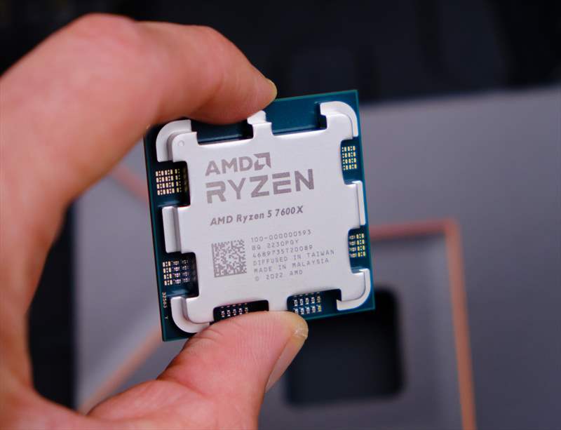 Ryzen 5 7600X Review- Mezinul familiei impresioneaza - AM5/DDR5 si ...